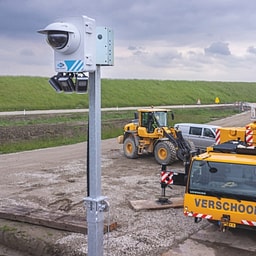 Mobile cameramast 230V met 2 x PTZ camera – Riezebos Verhuur - Vind het ...